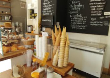 3 Best Bakeries in Toronto, ON - Expert Recommendations