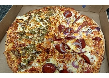 3 Best Pizza Places in Waterloo, ON - Expert Recommendations