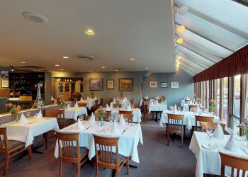 3 Best French Restaurants in North Vancouver, BC - Expert Recommendations