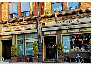 3 Meilleurs Traiteurs à Toronto, ON - Recommandations d'experts