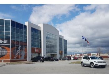 3 Meilleurs Gymnases à Laval, QC - Recommandations d'experts