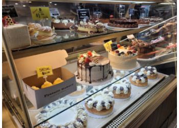 3 Best Cakes in Vancouver, BC - Expert Recommendations