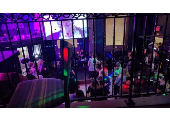 3 Best Night Clubs in Windsor, ON - Expert Recommendations