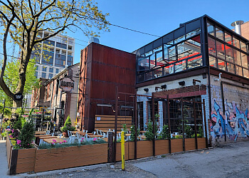 3 Best Italian Restaurants in Toronto, ON - Expert Recommendations