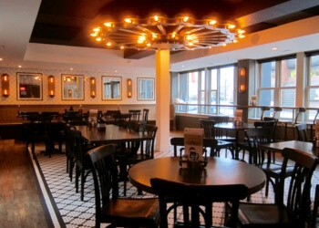 3 Best Pubs in Calgary, AB - Expert Recommendations