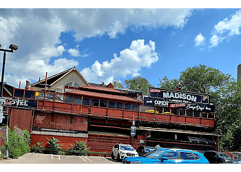 3 Meilleurs Pubs à Toronto, ON - Recommandations d'experts