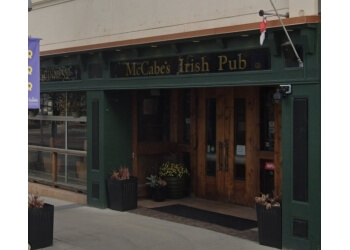 3 Best Pubs in Kitchener, ON - Expert Recommendations