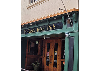3 Meilleurs Pubs à Kitchener, ON - Recommandations d'Experts