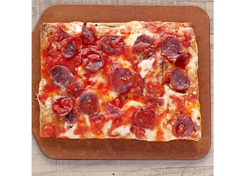 3 Best Pizza Places in Hamilton, ON - ThreeBestRated