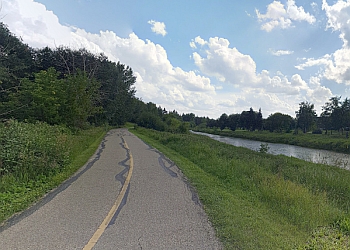3 Best Hiking Trails in St. Albert, AB - ThreeBestRated