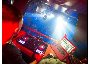 3 Best Night Clubs in Hamilton, ON - Expert Recommendations