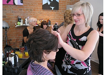 3 Best Hair Salons in Hamilton, ON - Expert Recommendations