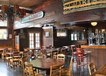 3 Best Pubs in Hamilton, ON - Expert Recommendations