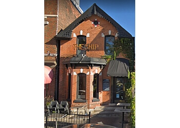 3 Best Seafood Restaurants in Hamilton, ON - Expert Recommendations