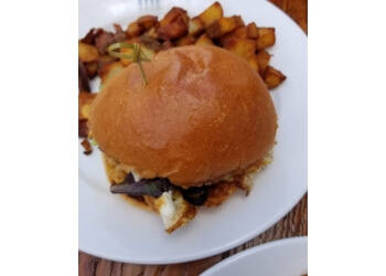 3 Best Sports Bars in Maple Ridge, BC - Expert Recommendations