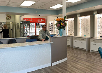 3 Best Opticians in Surrey, BC - Expert Recommendations